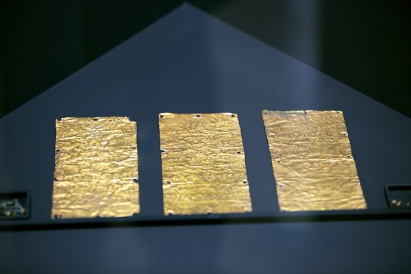 Examples of ancient writing on metal plates - FAIR